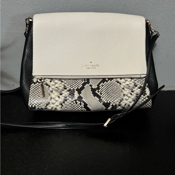 kate spade | Bags | Kate Spade Black And White Snake Pattern Crossbody ...